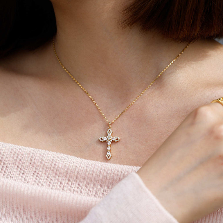 Helena Cross Pendant Necklace – vanimy