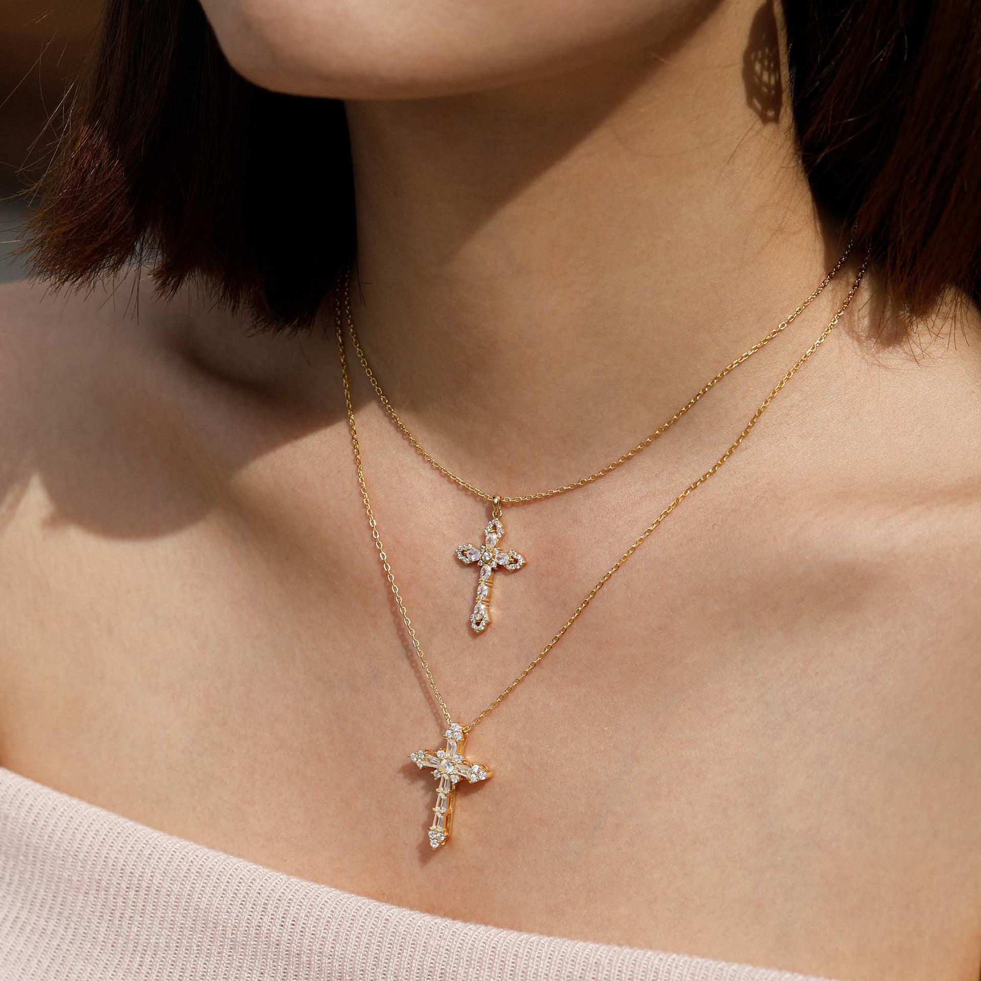 Helena Cross Pendant Necklace – vanimy