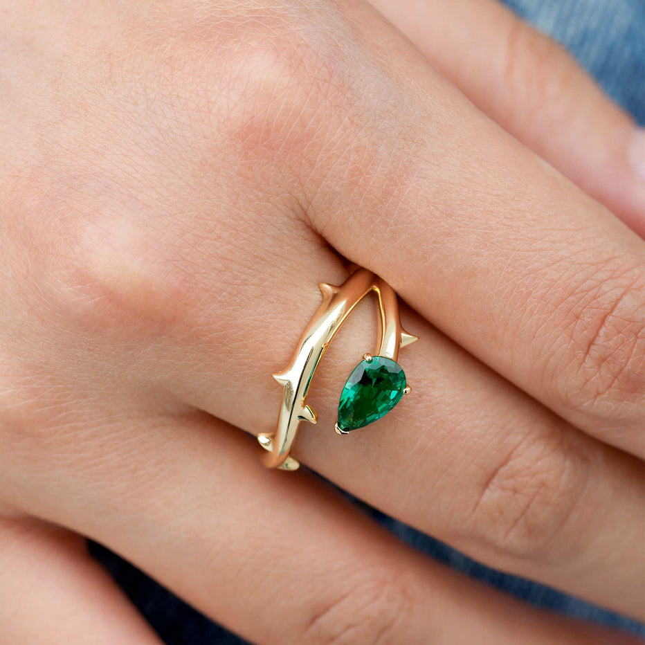 Thorns Pear Statement Ring – vanimy